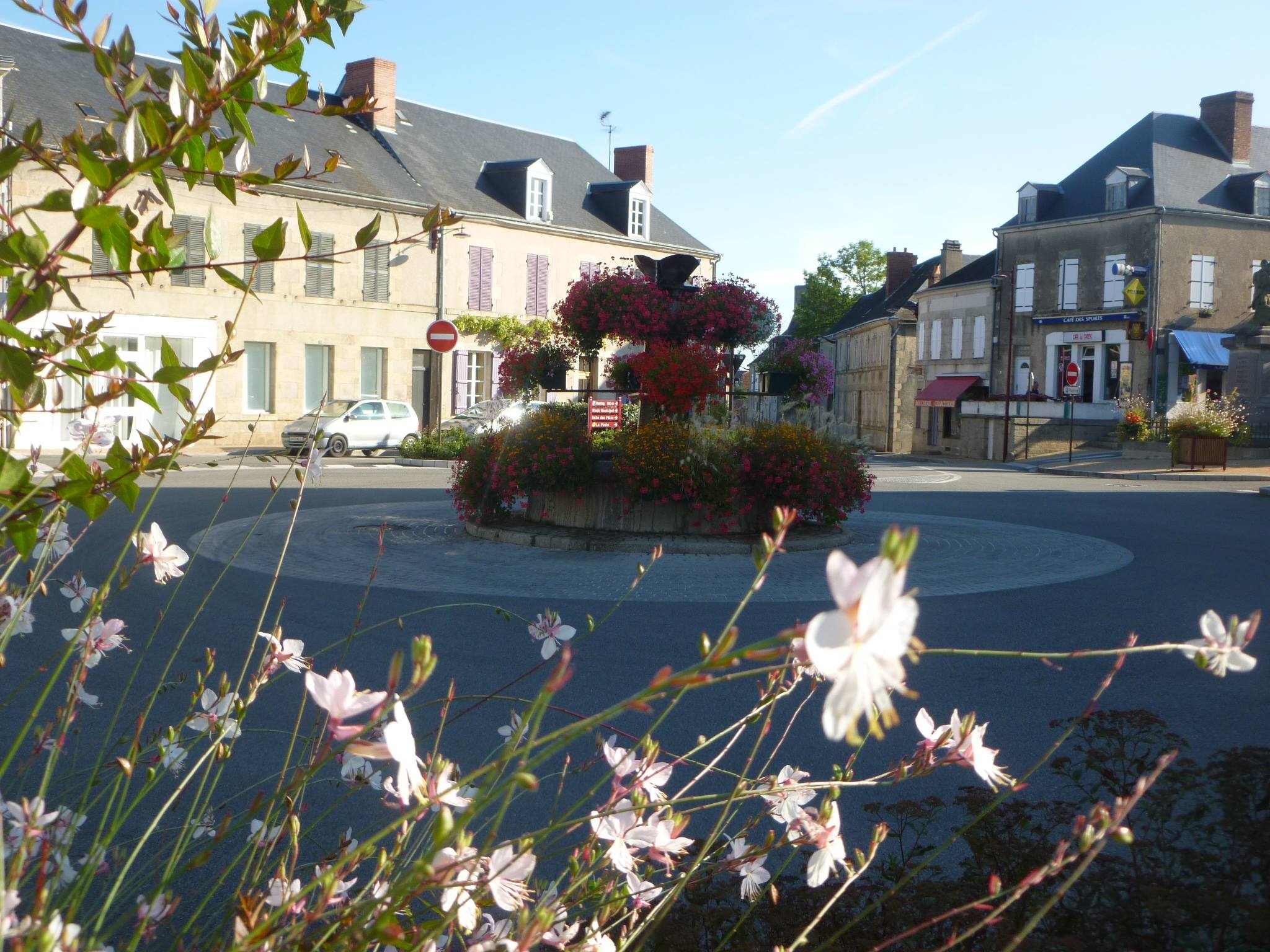 La Place de la Fontaine à Bonnat - Randos & Balades aux Portes de la Creuse